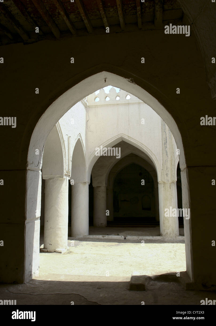 Arcades In The Courtyard Of A Mosque, Zabid, Yemen Stock Photo - Alamy