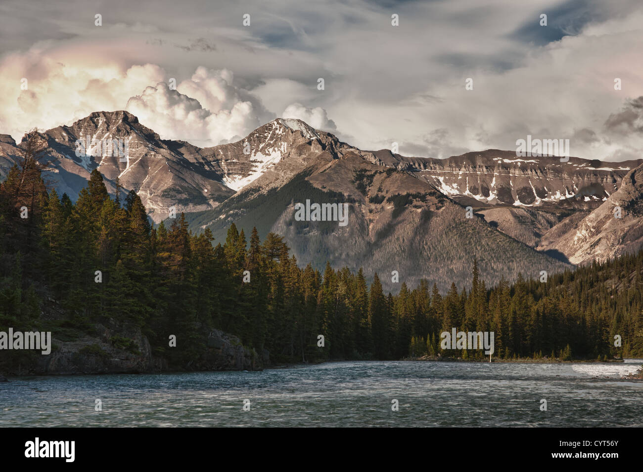 Fast approaching hi-res stock photography and images - Alamy