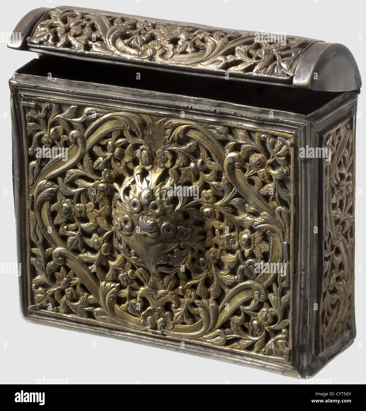 Silver chest box boxes hi-res stock photography and images - Alamy