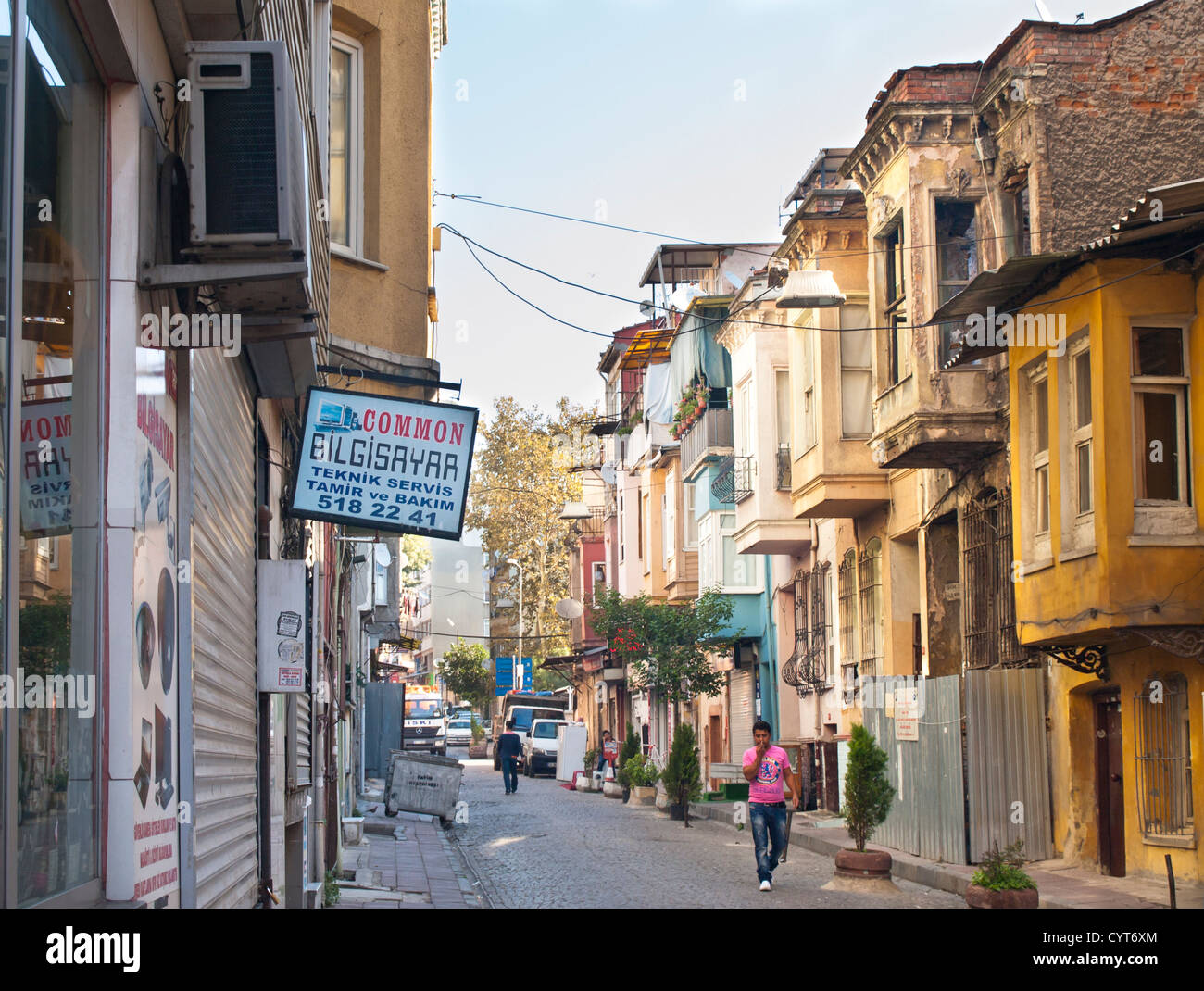 Narrow streets in istanbul hi-res stock photography and images - Alamy