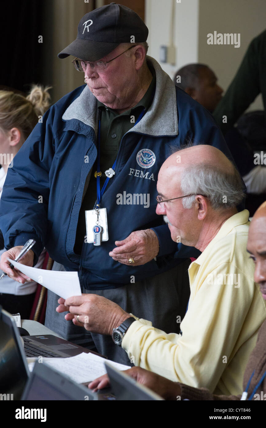 Initial response hi-res stock photography and images - Alamy