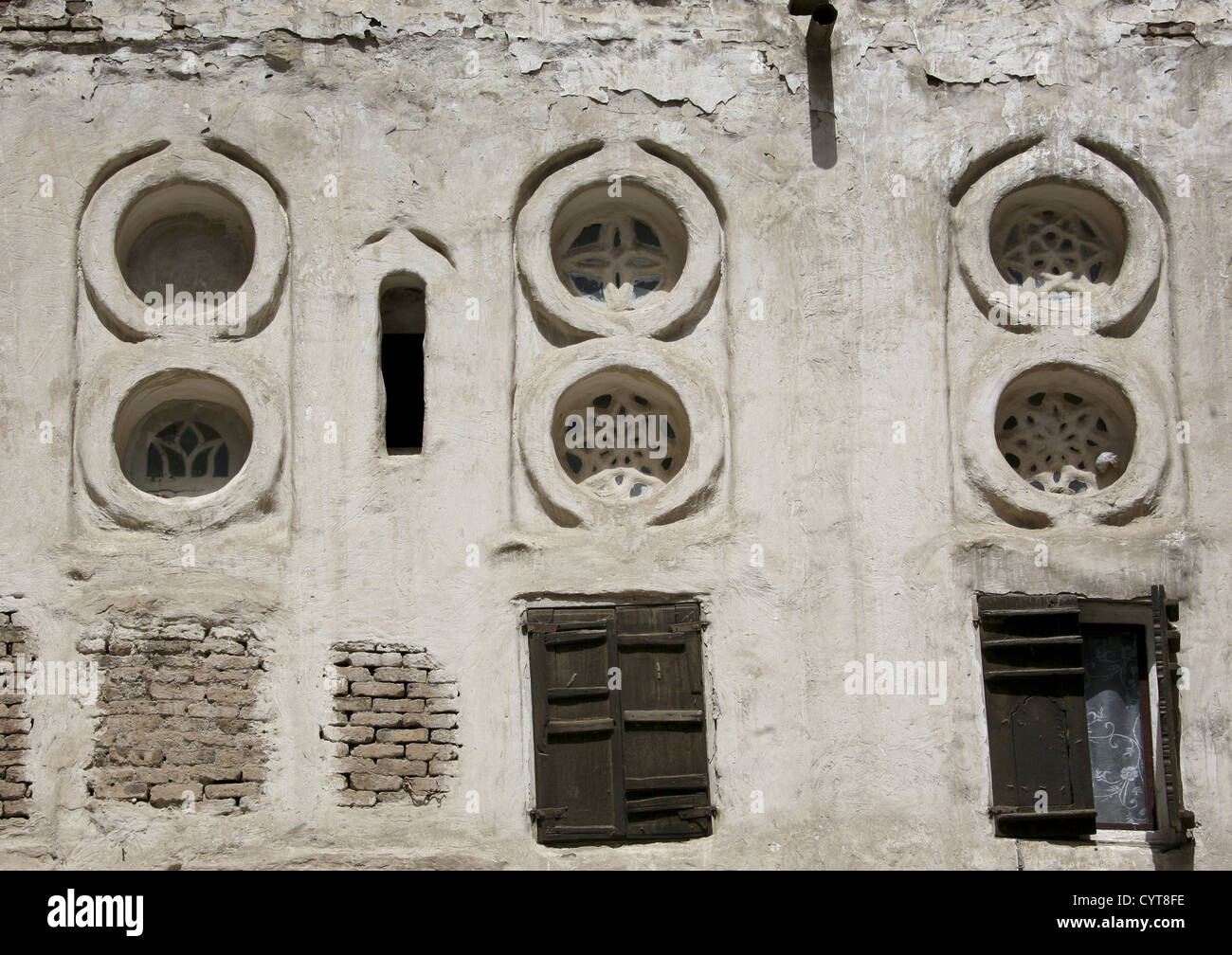 Alabaster Window Of An Old House, Sanaa, Yemen Stock Photo - Alamy