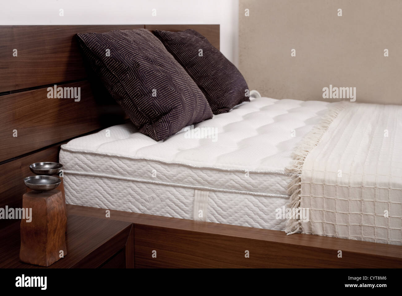Luxury modern bedroom with double-bed Stock Photo - Alamy