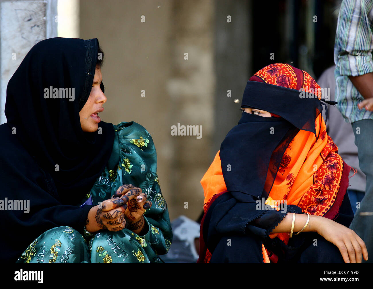 Two Veiled Women Chatting, Sanaa, Yemen Stock Photo - Alamy