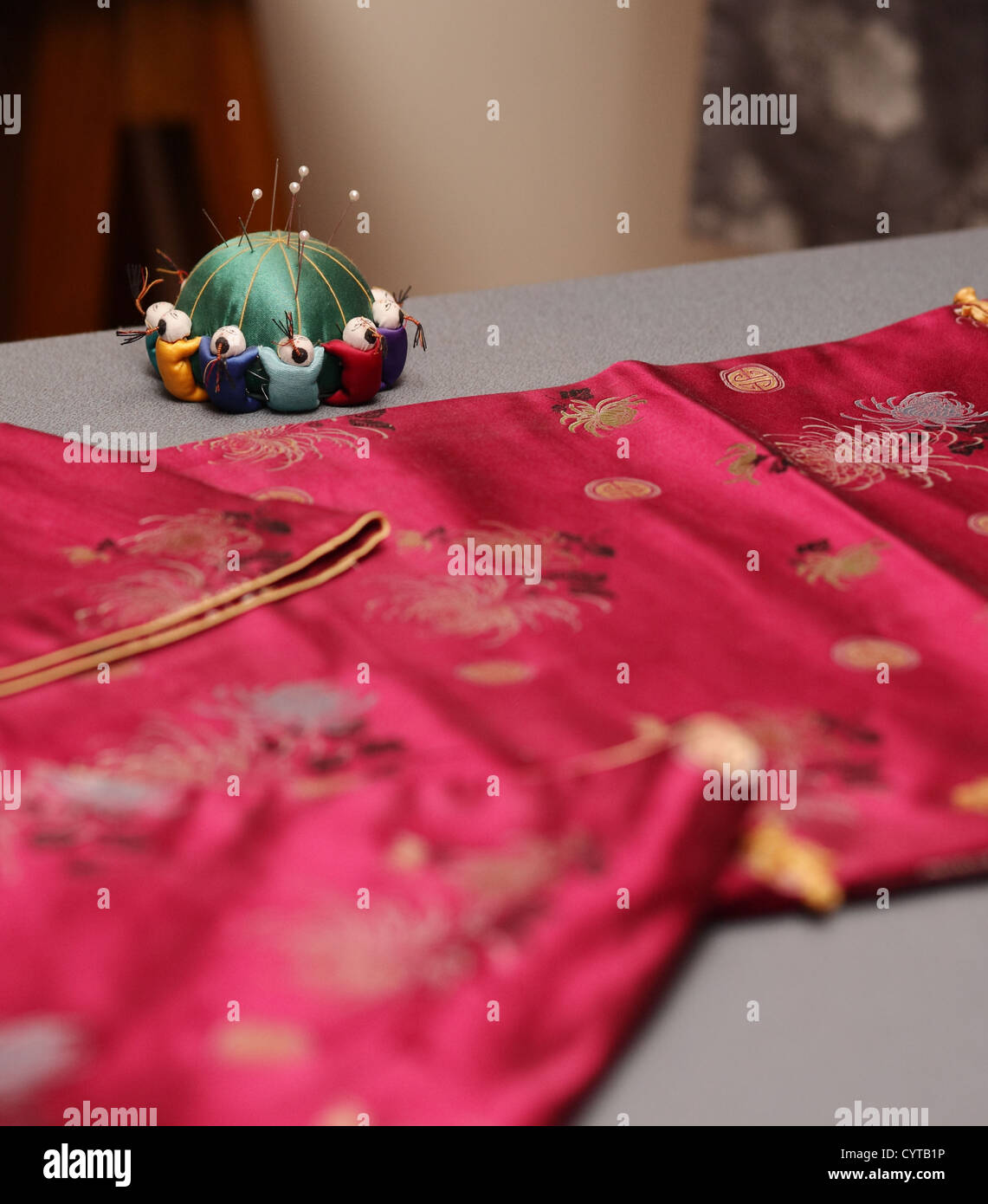 make traditional chinese cloth Stock Photo - Alamy