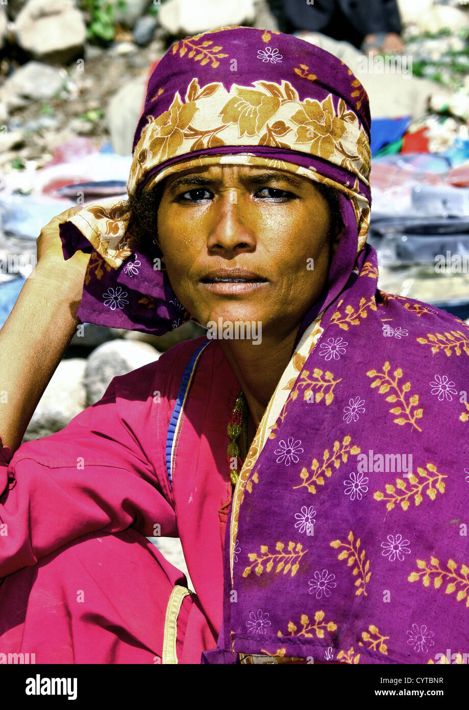 Veiled yemeni woman hi-res stock photography and images - Alamy
