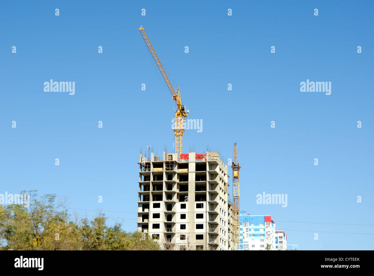 Construction of office building from glass and concrete Stock Photo - Alamy