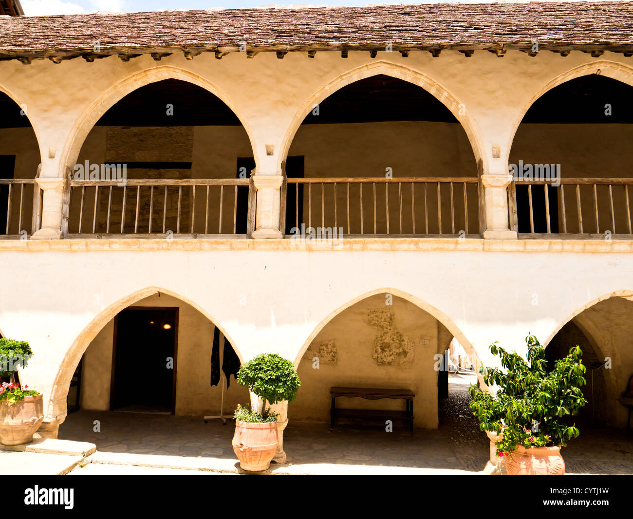 Veranda arch hi-res stock photography and images - Alamy