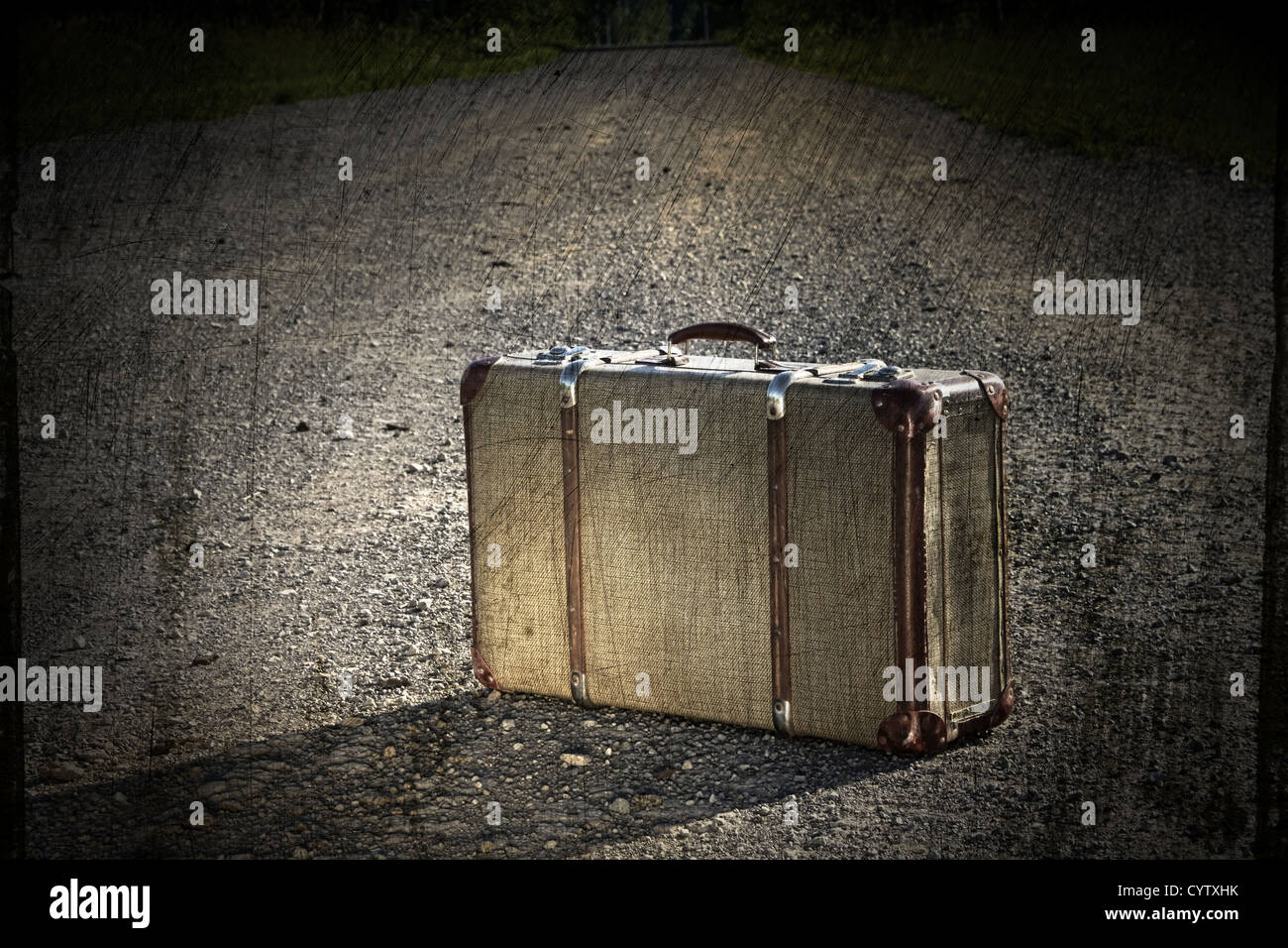 Damaged suitcase hi-res stock photography and images - Alamy