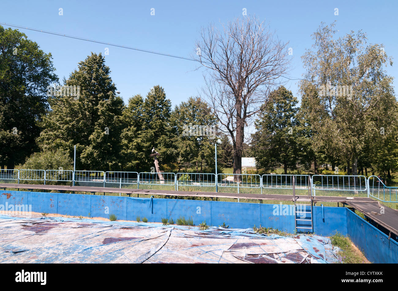 Ruined pool hi-res stock photography and images - Alamy