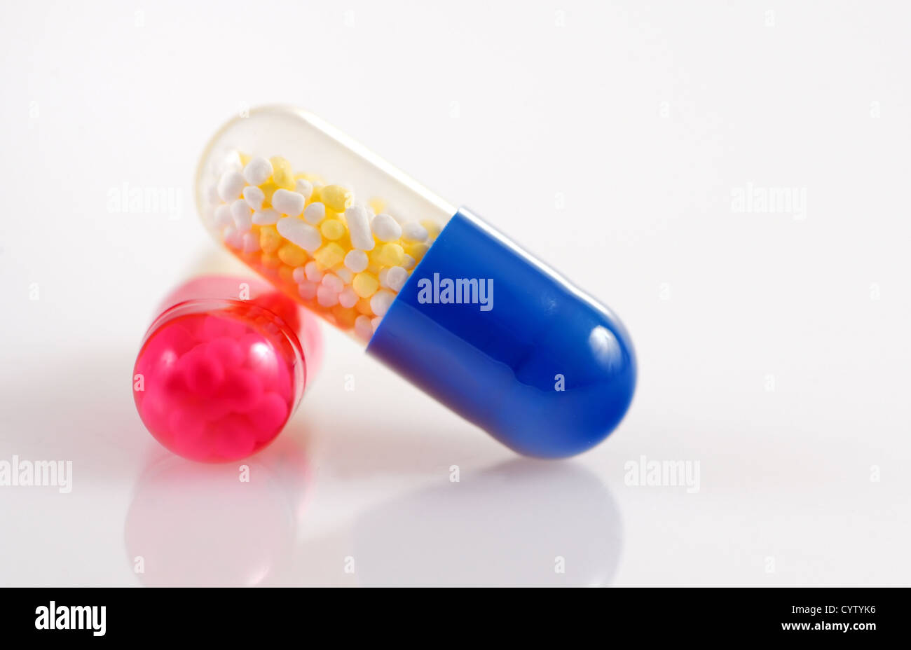Pills hi-res stock photography and images - Alamy