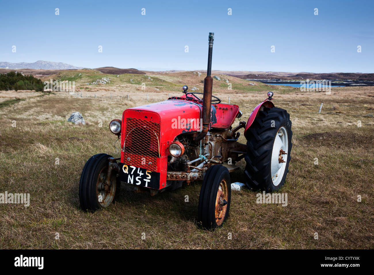 Red tractor hi-res stock photography and images - Alamy