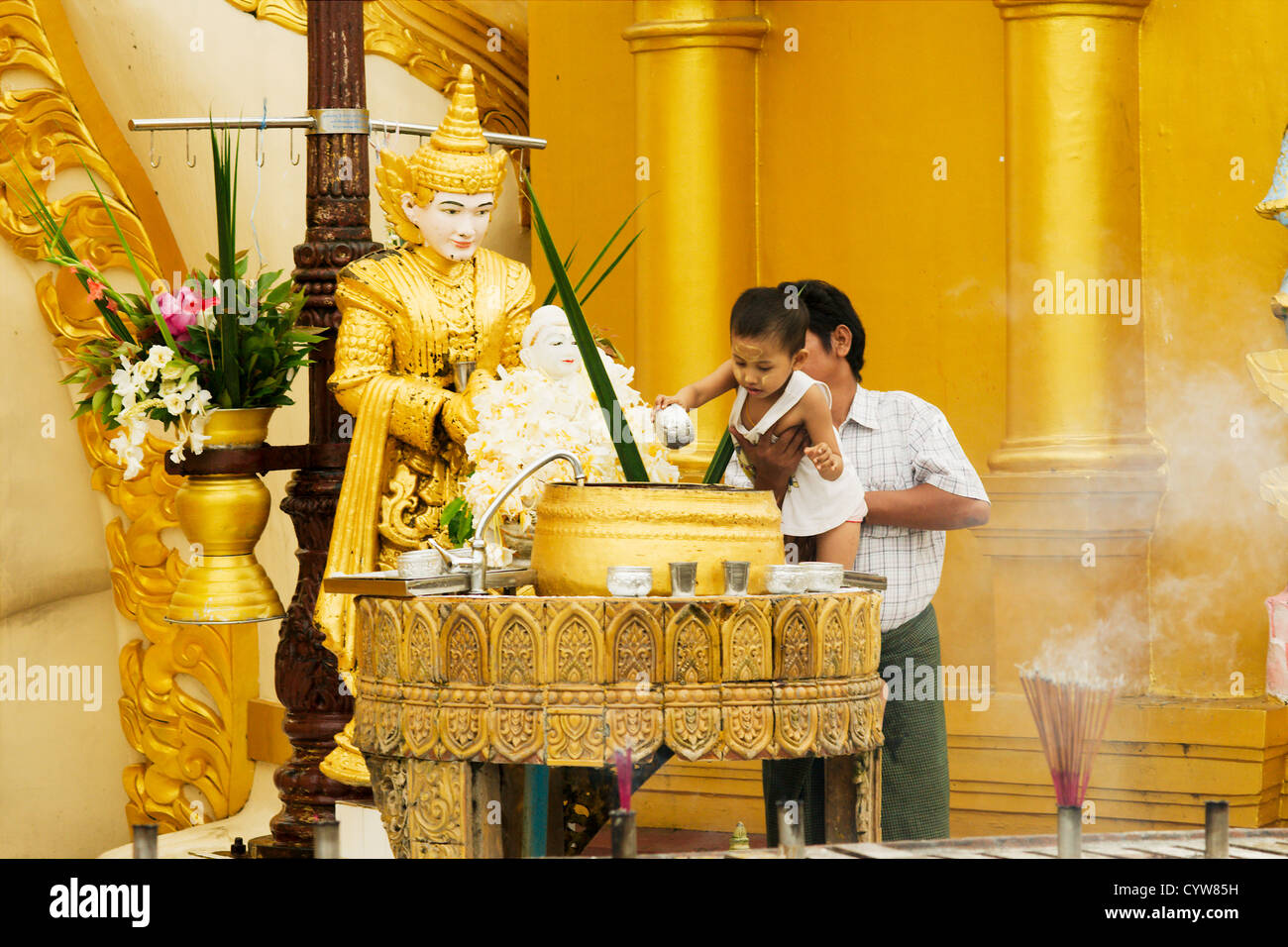 Father buddha statue hi-res stock photography and images - Alamy