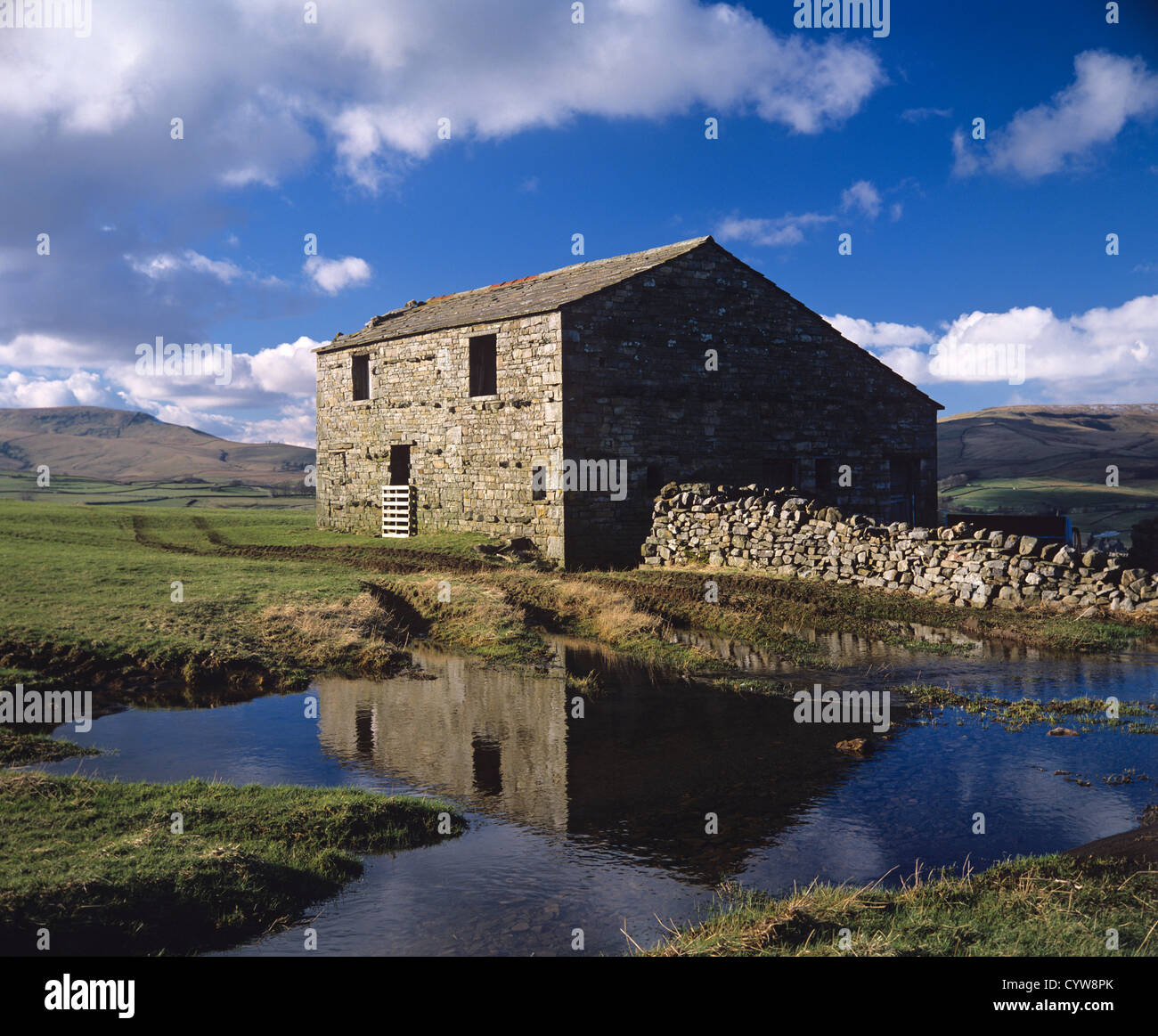 stream passing barn at blackburn sike near hawes wensleydale yorkshire ...
