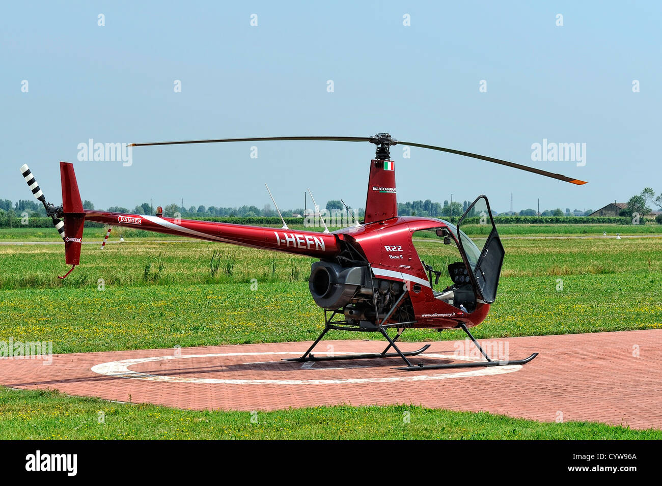 Robinson r22 hi-res stock photography and images - Alamy