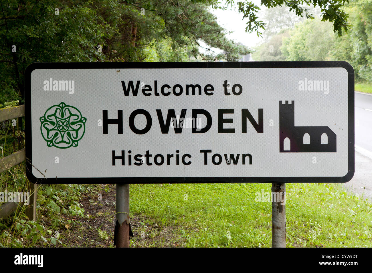 Howden town sign Stock Photo - Alamy