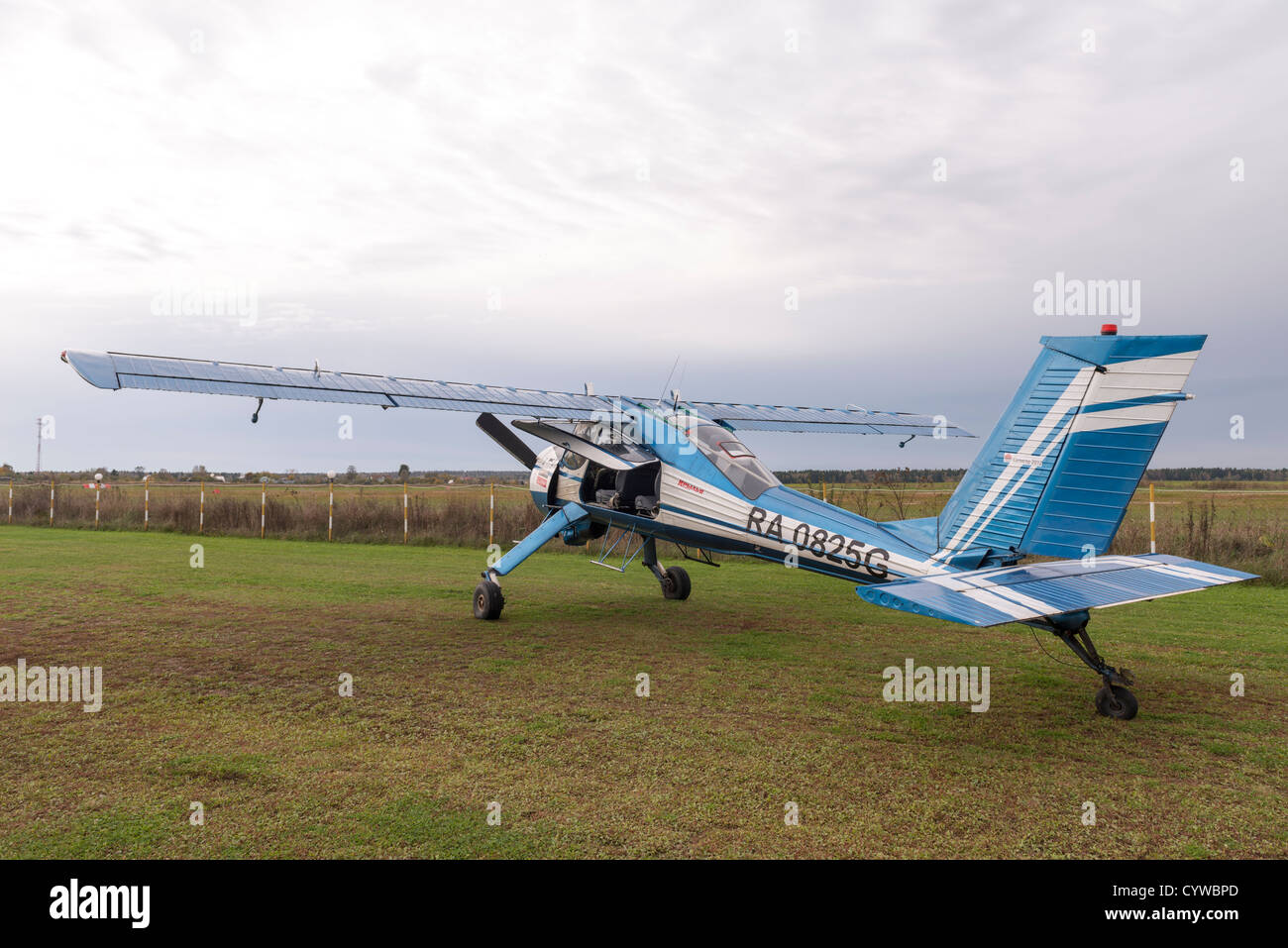 small private aircraft propeller plane airfield airport Stock Photo - Alamy