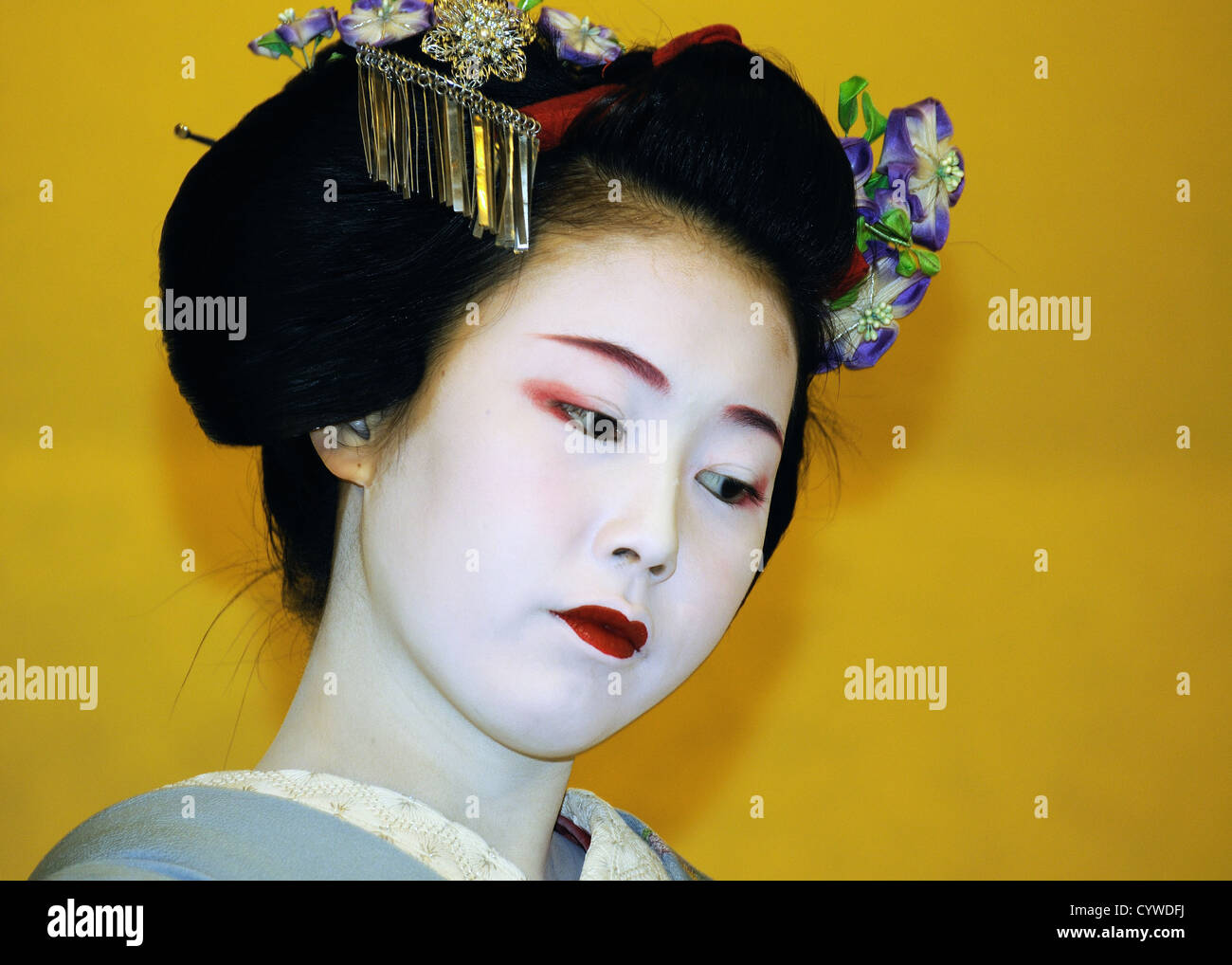 A Maiko (apprentice Geisha), Kyoto, Japan Stock Photo - Alamy