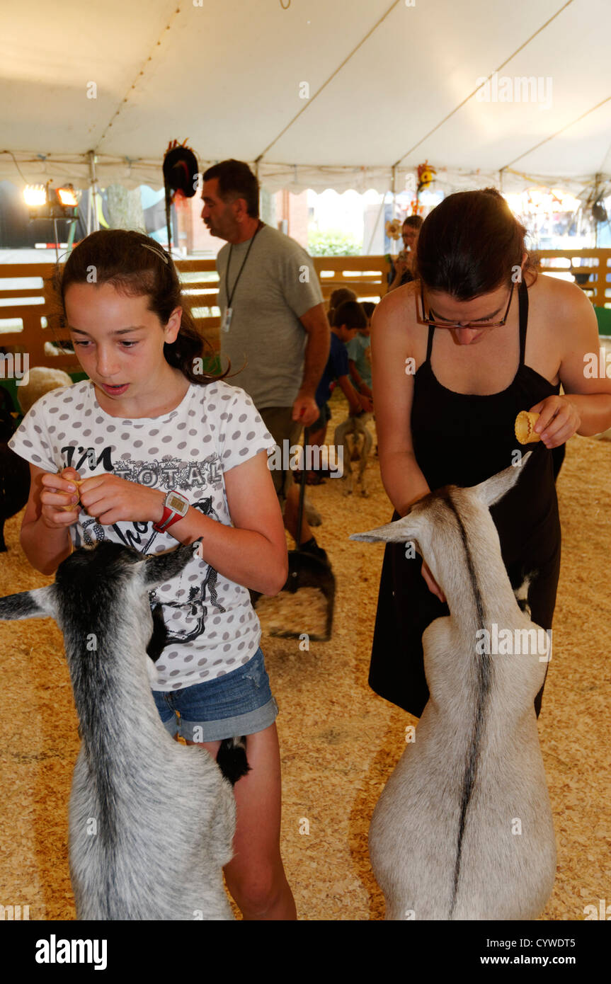 Mature woman zoo hi-res stock photography and images - Alamy