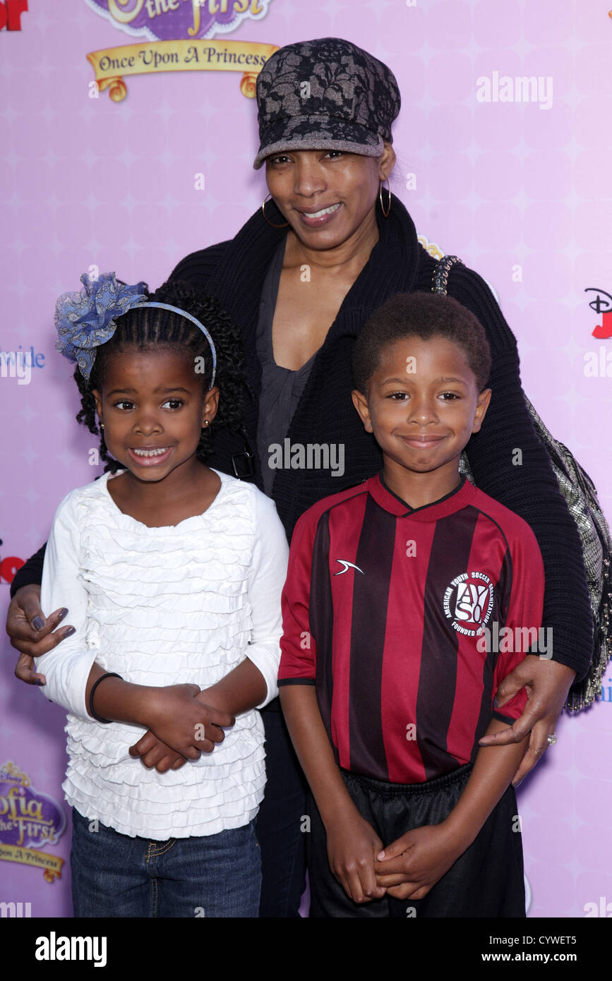 Angela Bassett Children 2022