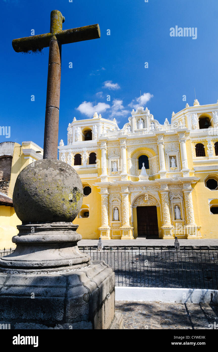Church yellow cross cathedral hi-res stock photography and images - Alamy