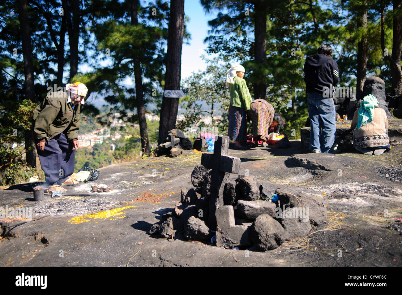CHICHICASTENANGO, Guatemala - Local shaman performs a traditional K ...