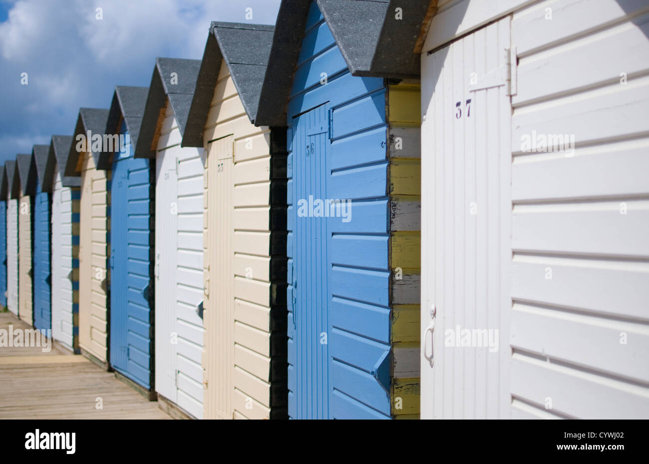 Beach huts at the seaside in Bude, Cornwall Stock Photo - Alamy