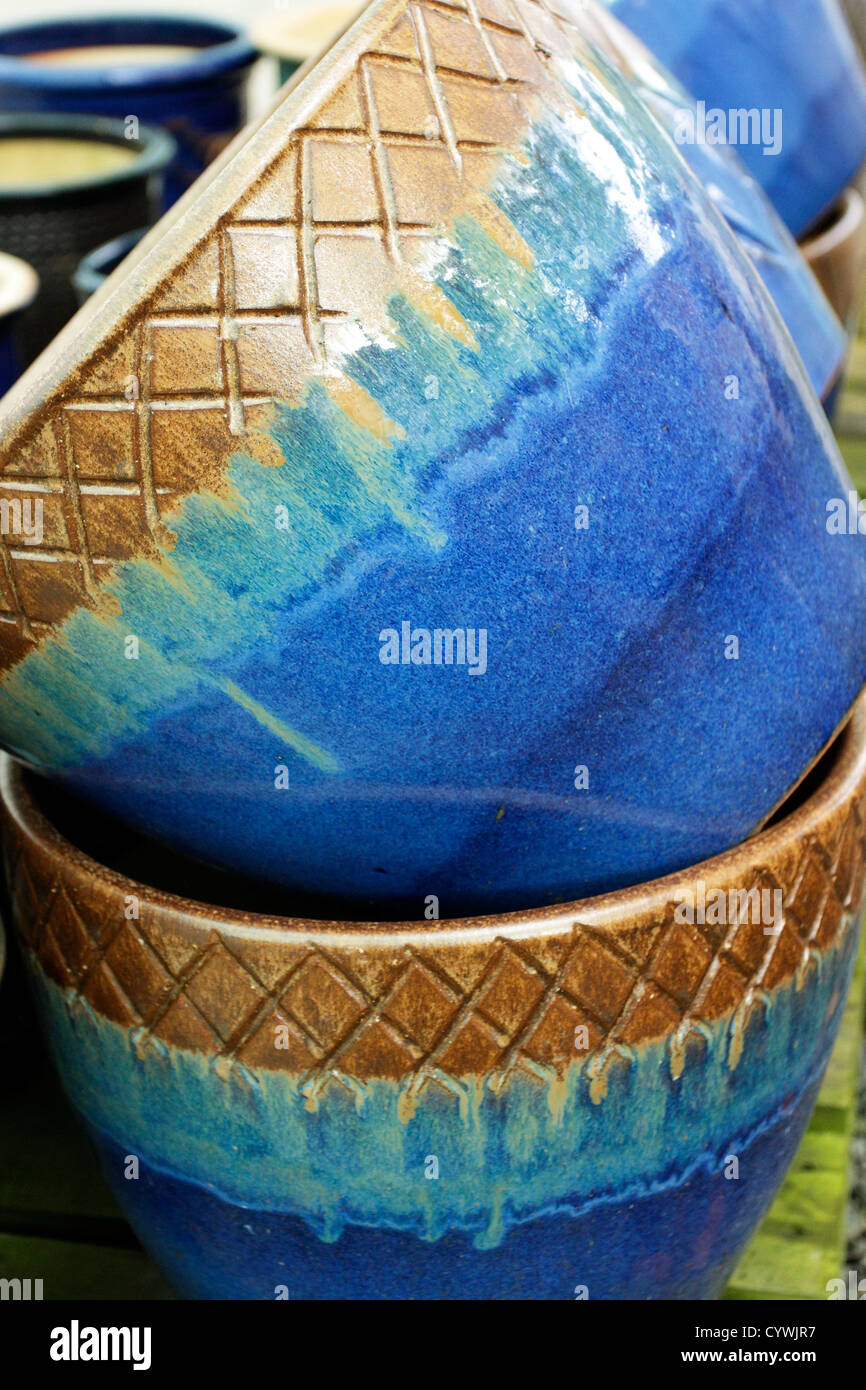 Colourful planters hi-res stock photography and images - Alamy