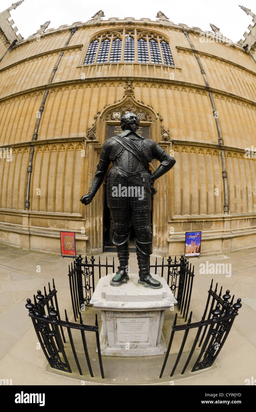 Statue oxford uk hi-res stock photography and images - Alamy