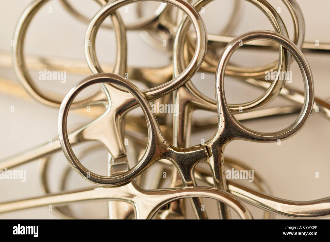 Operating theatre forceps Stock Photo - Alamy