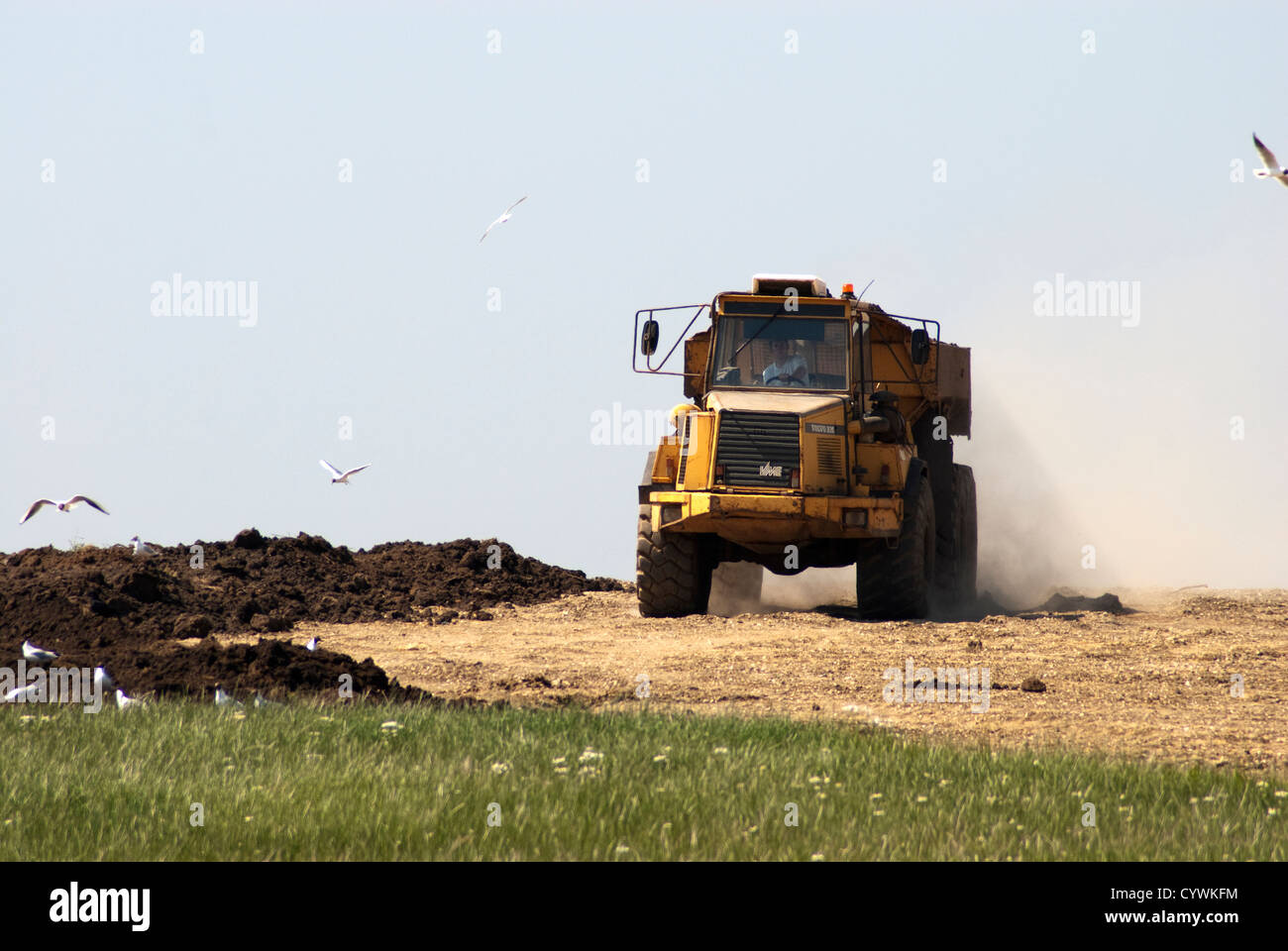 Earth moving machine hi-res stock photography and images - Alamy