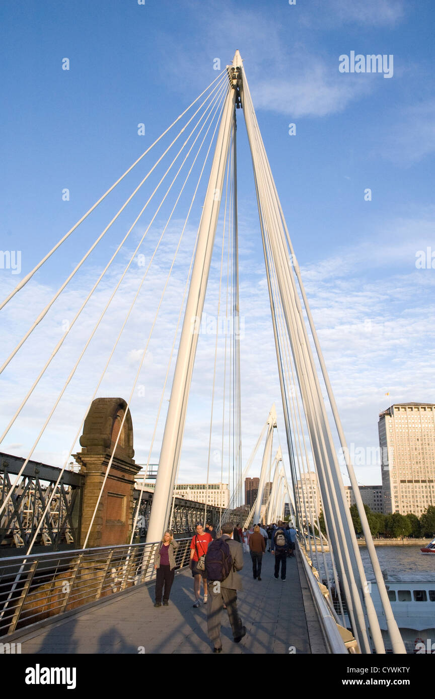 Golden jubilee bridge hi-res stock photography and images - Alamy