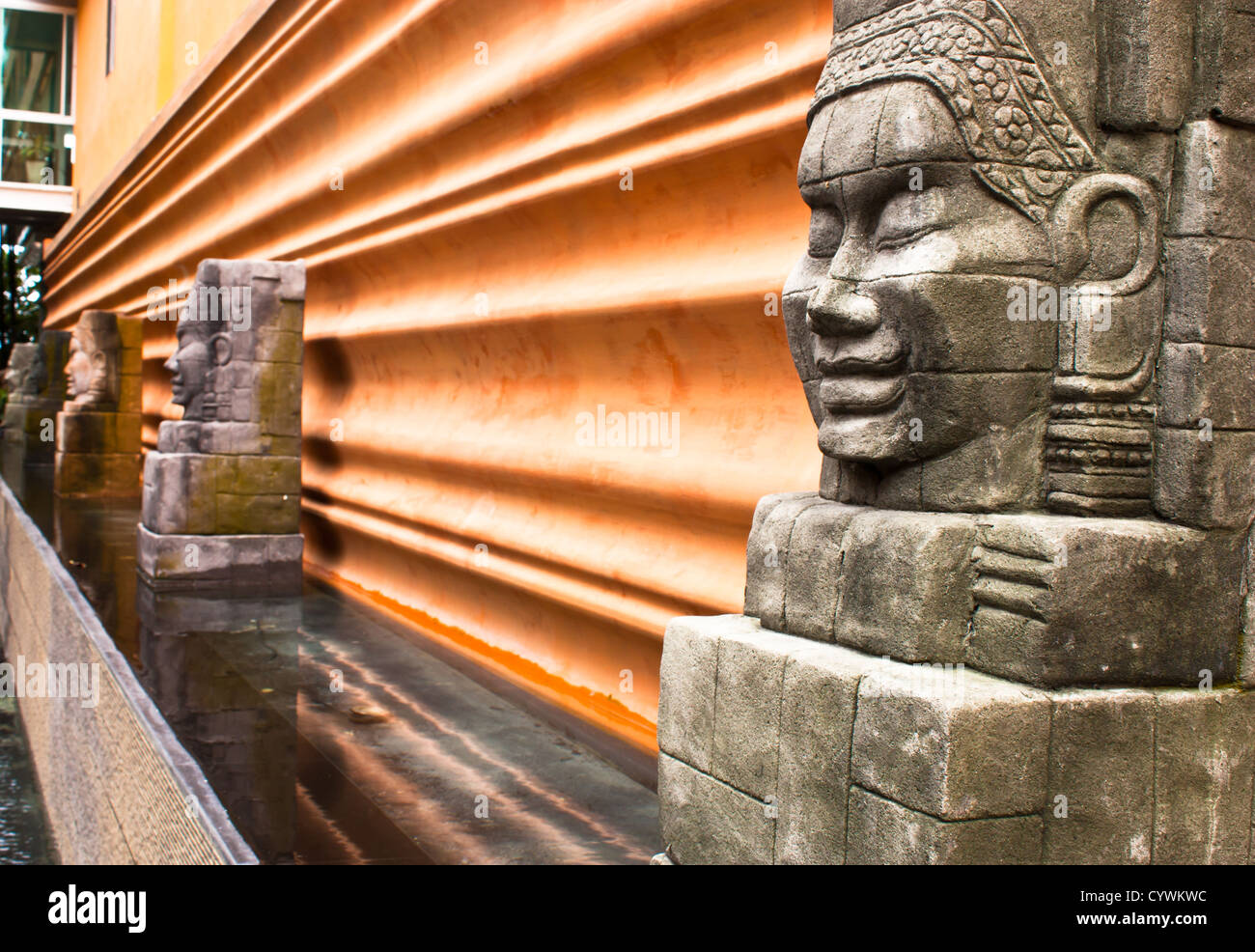 Asian sculpture head hi-res stock photography and images - Alamy