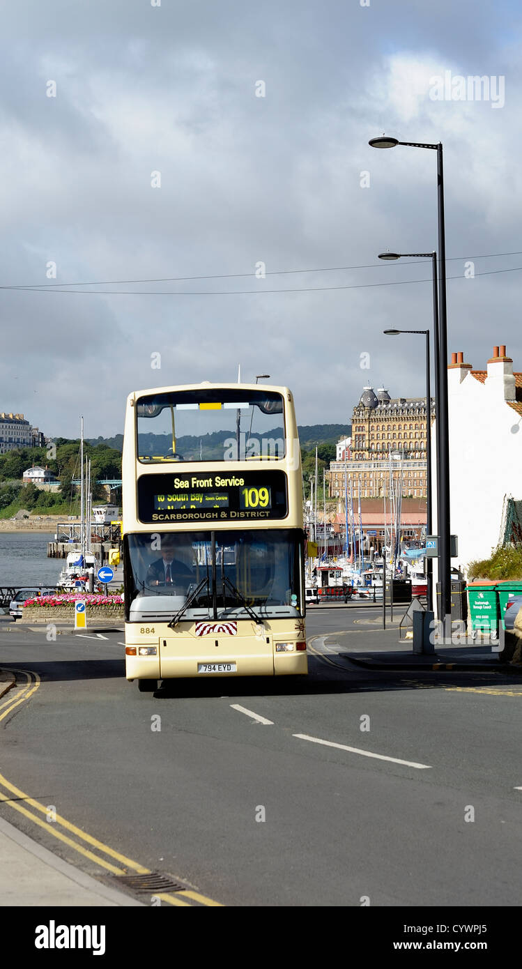 Scarborough bus hi-res stock photography and images - Alamy