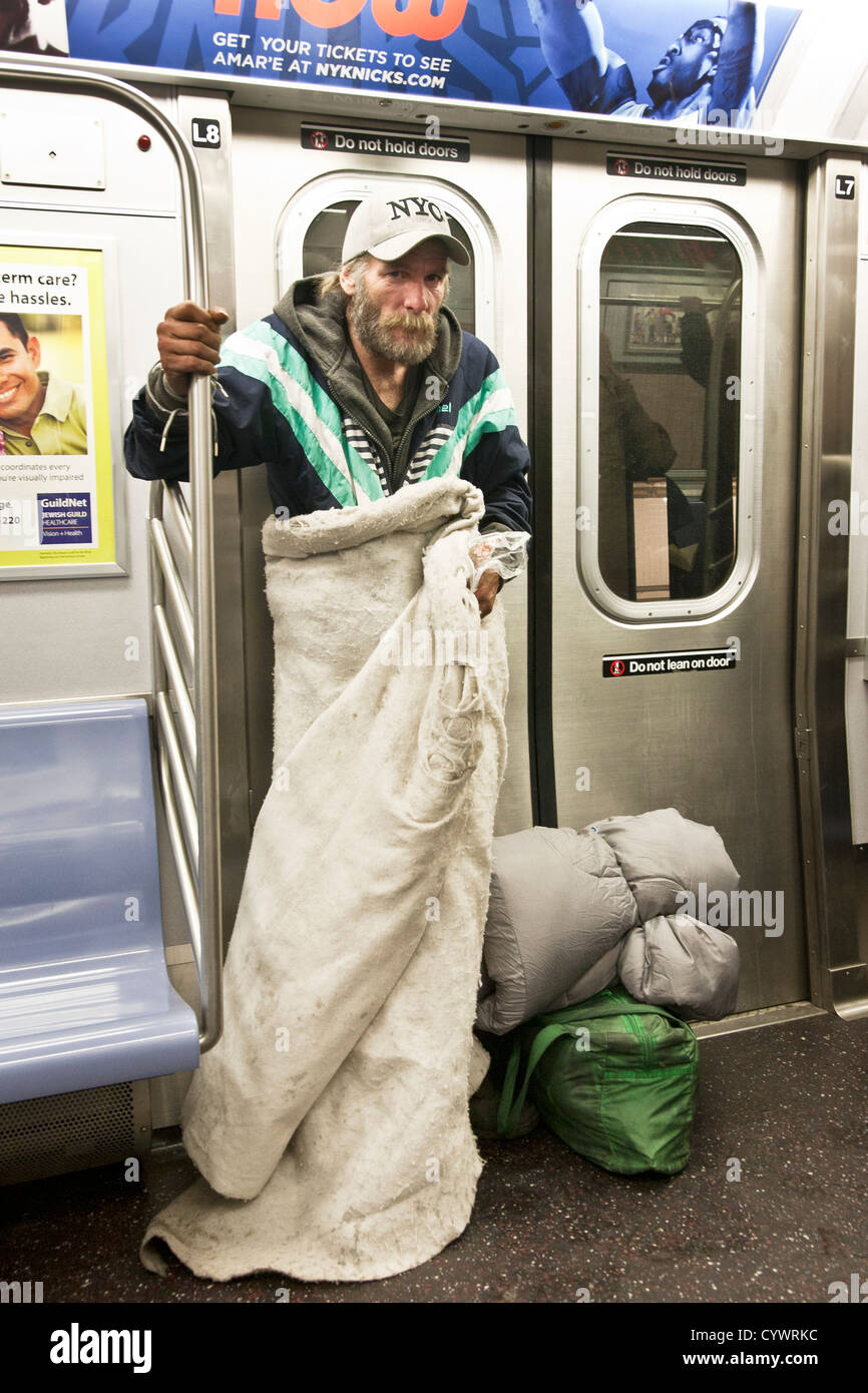 Homeless person belongings hi-res stock photography and images - Alamy