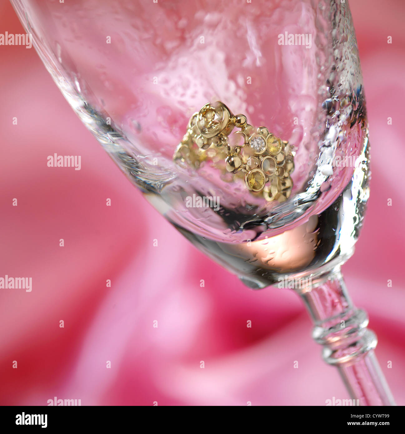 Gold and diamond hi-res stock photography and images - Alamy