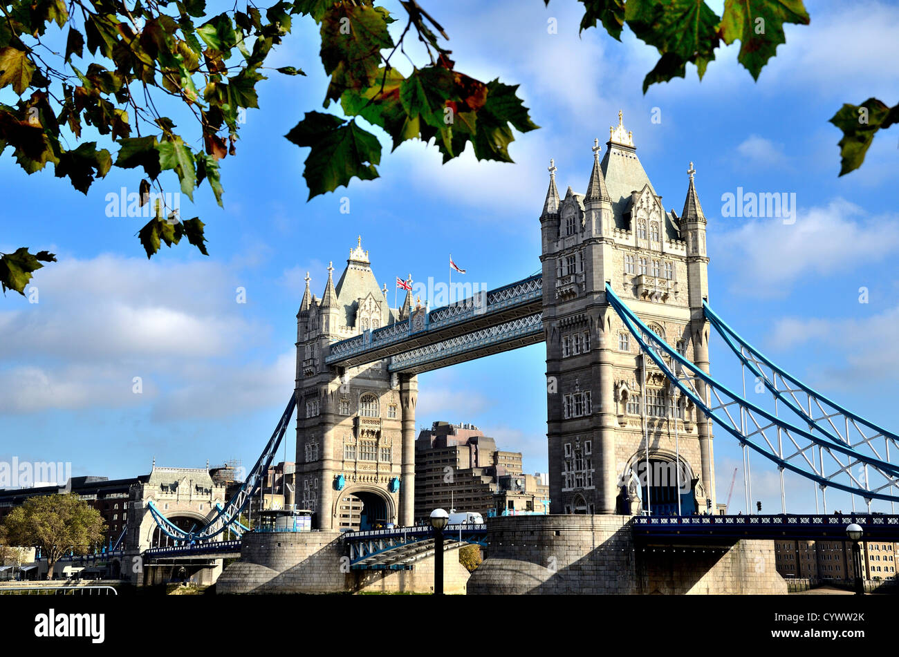 London famous tower bridge hi-res stock photography and images - Alamy
