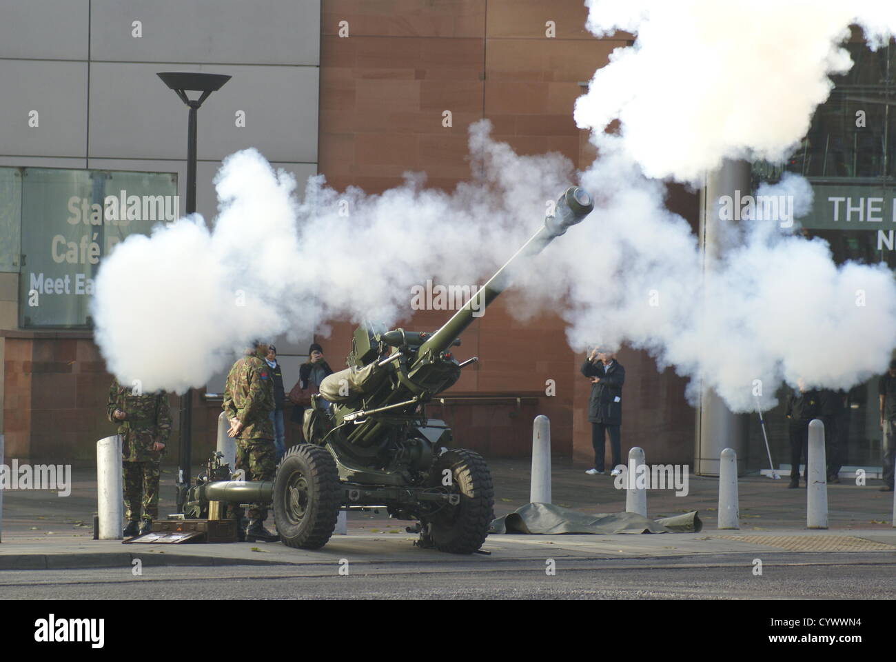Signal cannon hi-res stock photography and images - Alamy