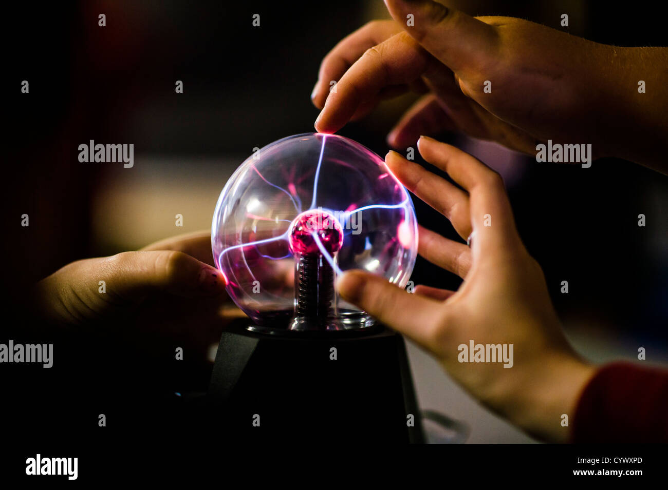 Plasma ball class hi-res stock photography and images - Alamy