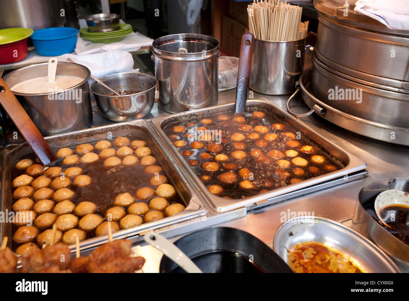 Hong Kong fishball stall Stock Photo - Alamy