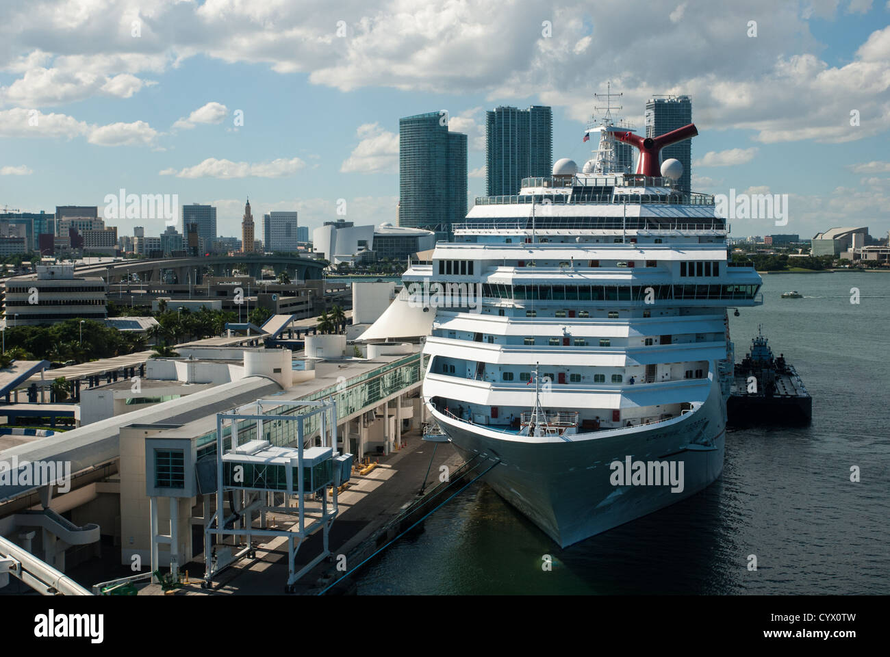 Terminal a port miami hi-res stock photography and images - Alamy