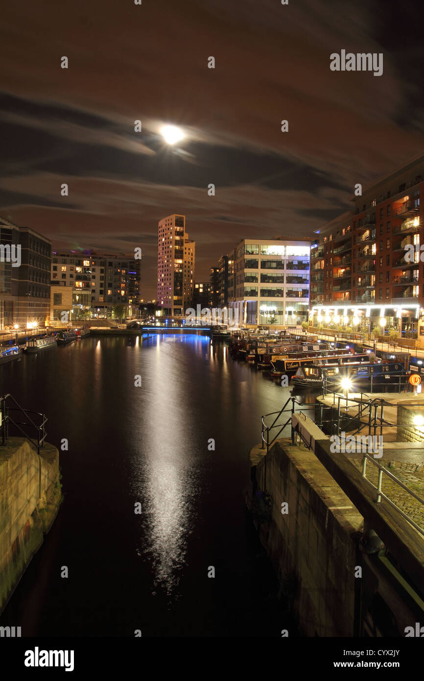 Leeds Clarence dock at night Stock Photo - Alamy