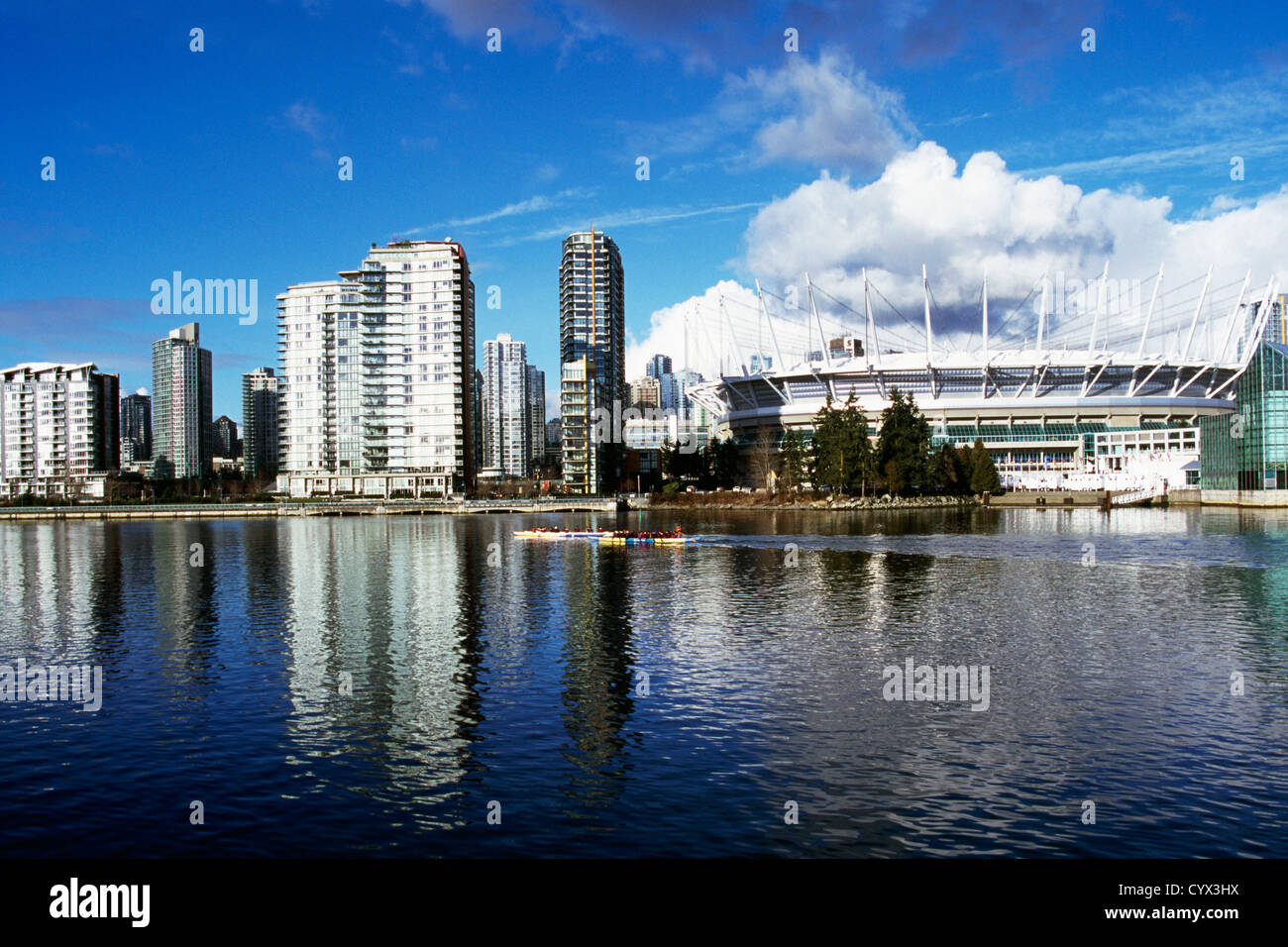 Retractable roof stadiums hi-res stock photography and images - Alamy