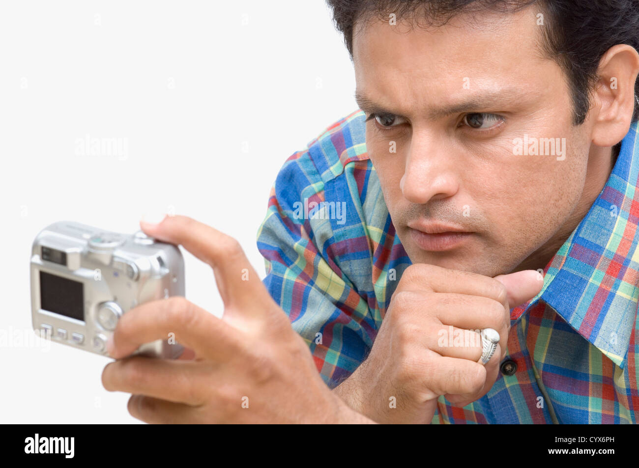 Man taking picture of himself with a digital camera Stock Photo - Alamy