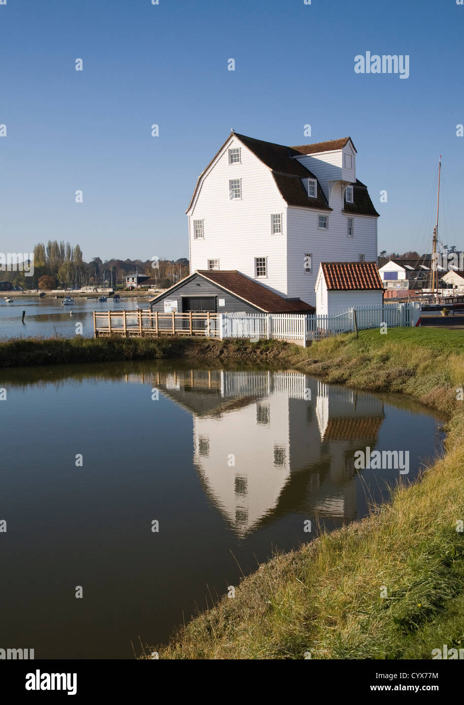 Tide mill pool reflection Woodbridge, Suffolk, England built 1793 on ...