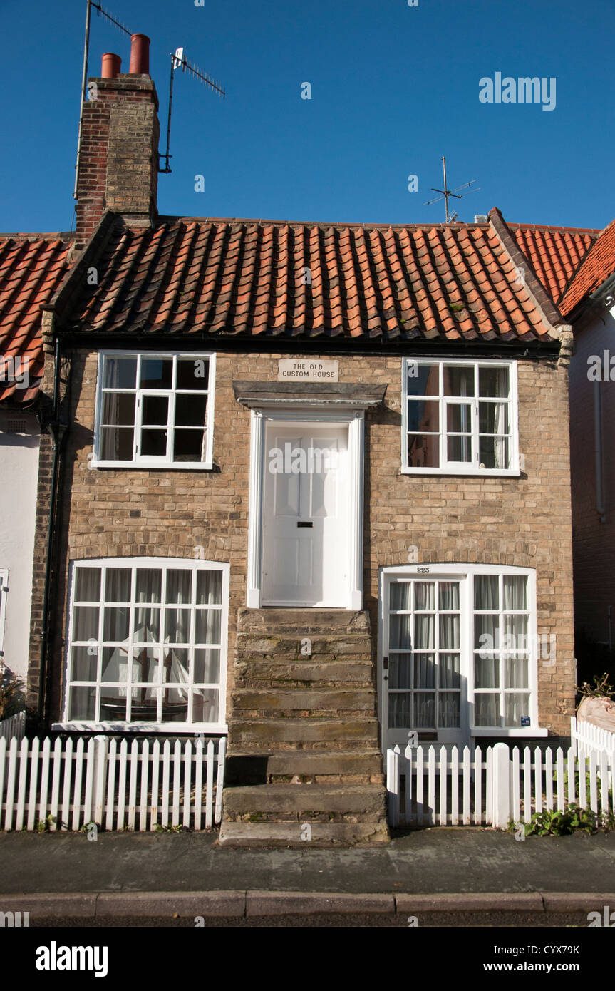 old customs house Stock Photo - Alamy