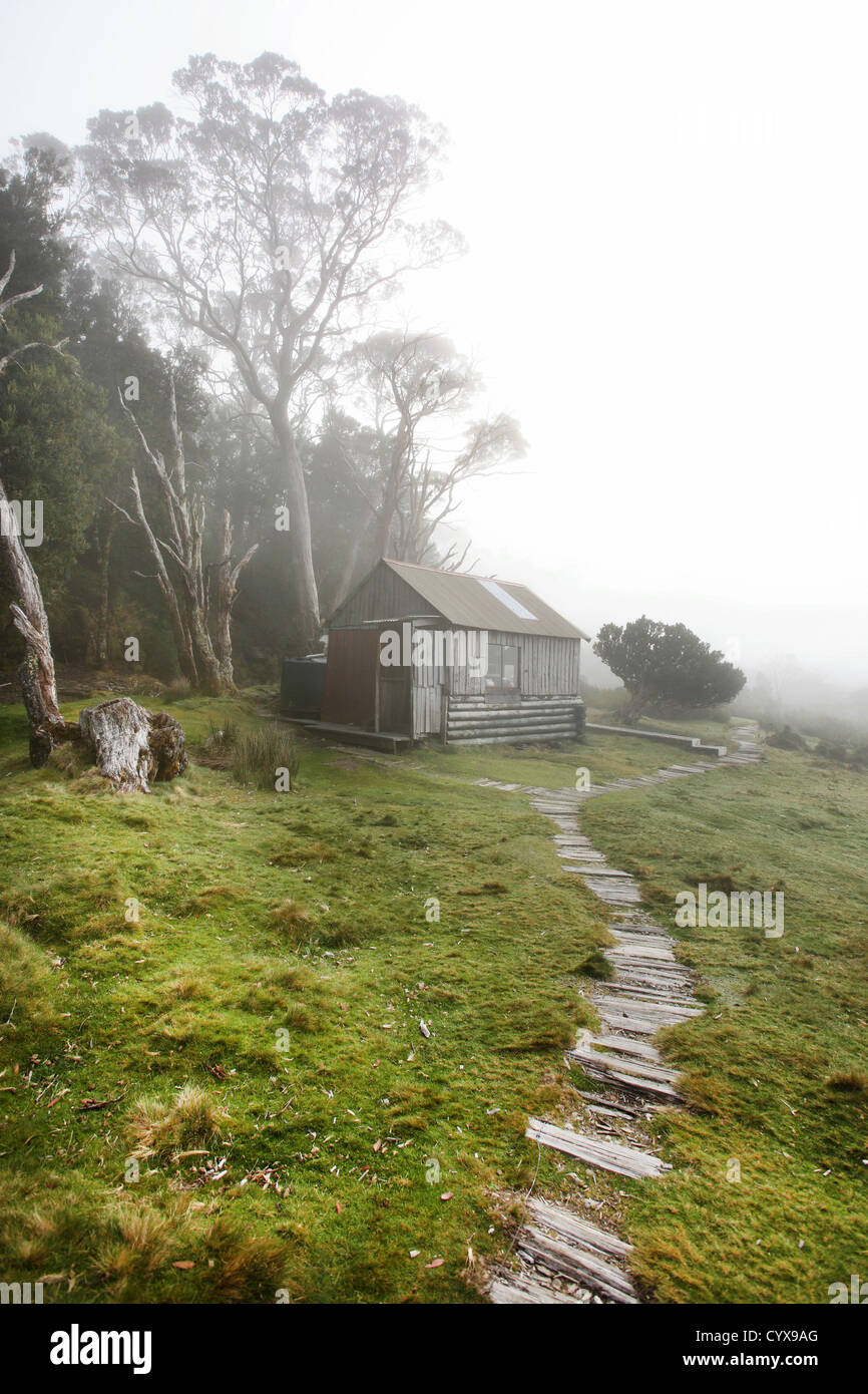 Australia tasmania overland track hut hi-res stock photography and ...