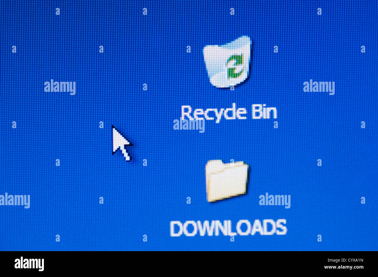 Computer recycle bin icon hi-res stock photography and images - Alamy