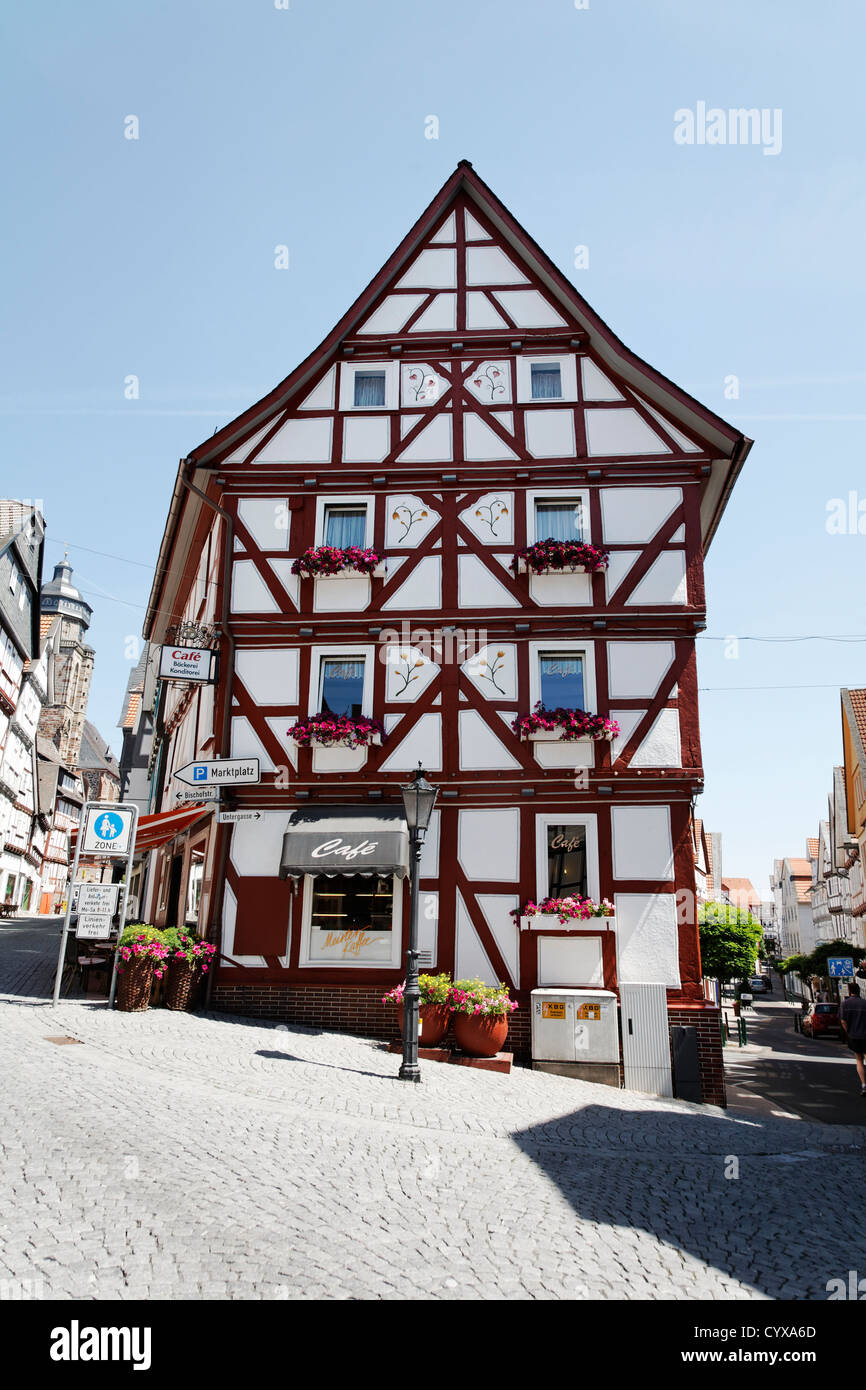 Old frame house hi-res stock photography and images - Alamy