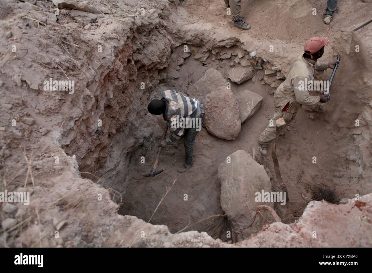 Gold digging in africa hi-res stock photography and images - Alamy